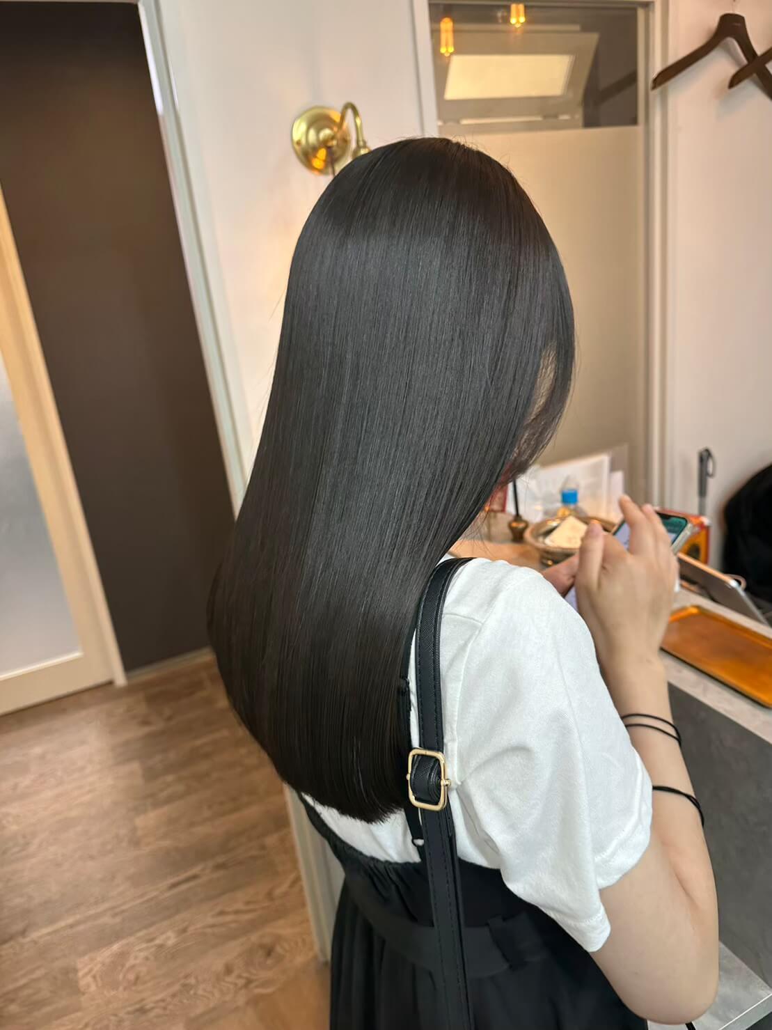 髪質改善ストレートと縮毛矯正の違いを徹底解説 | 髪質改善SHEER./ 髪質改善＆縮毛矯正美容室【東京表参道-銀座/大阪梅田】