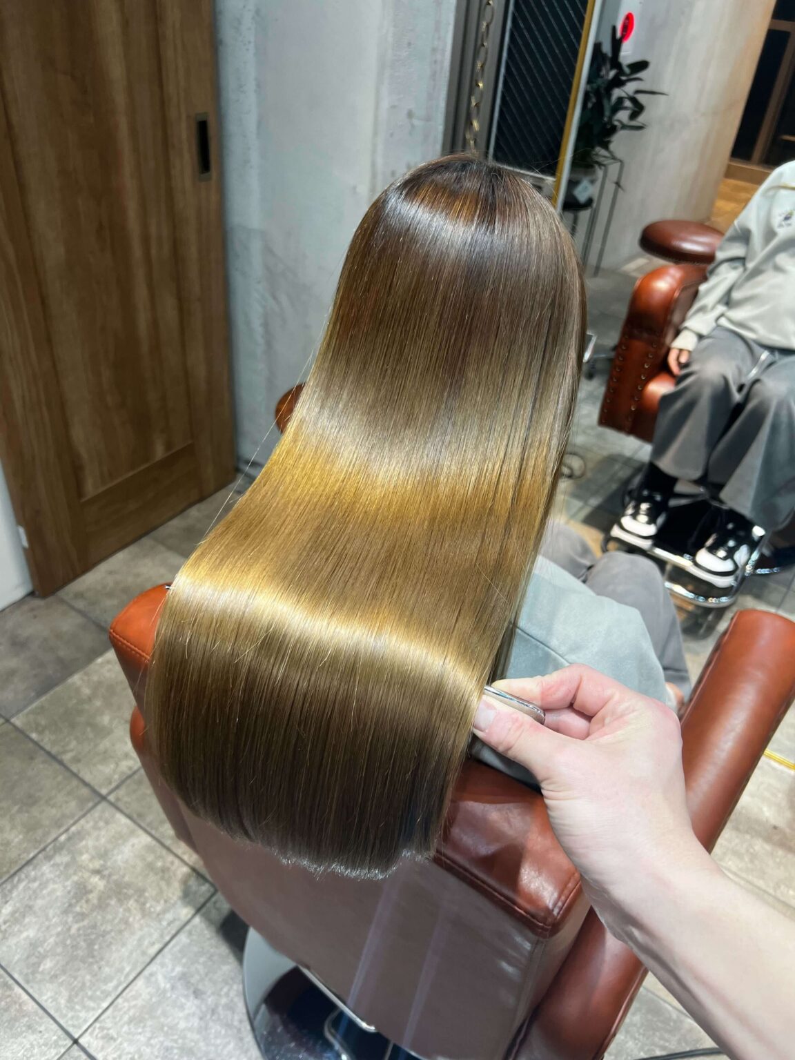 コスメ縮毛矯正のメリットやデメリットを徹底解説 | 髪質改善SHEER./ 髪質改善＆縮毛矯正美容室【東京表参道-銀座/大阪梅田】